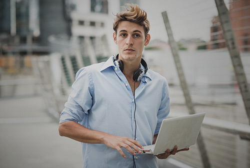 Dealsmachine - Uma grande loja online de departamento com seção de ...